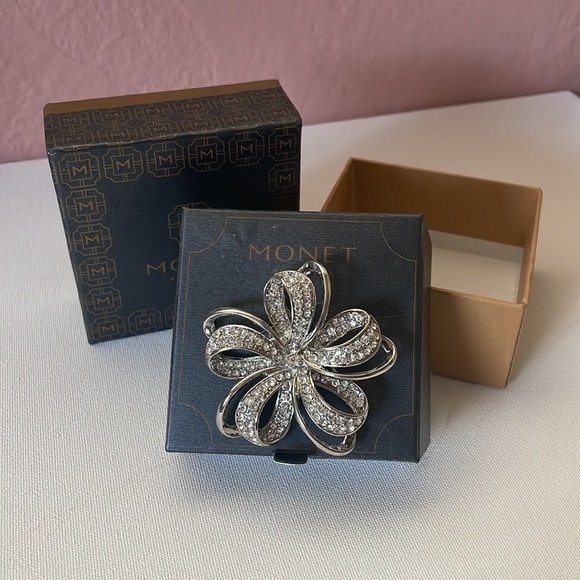 Monet | Jewelry | Monet Crystal Flower Brooch | Poshmark